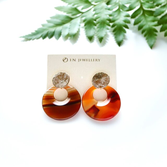 [Petite] 限定1点！ベッコウカラーのアゲートピアス【ダークブラウン】 | iichi - ハンドメイド・アンティーク・食品・ギフト・手作り