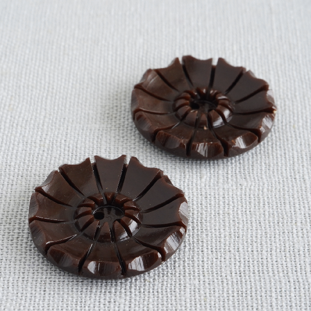 (2個) 21mm ヴィンテージボタン ダークブラウン ＊ 花 | iichi ハンドメイド・クラフト作品・手仕事品の通販