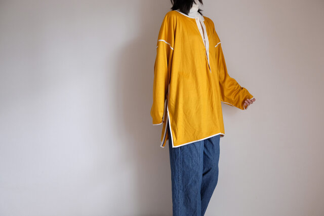 ビックヘンリーネック ZIPスリットカットソー/上質ウール ハイゲージニット【イエローに生成りパイピング・サックスZIP】 | iichi 日々の暮らしを心地よくするハンドメイドやアンティーク ...