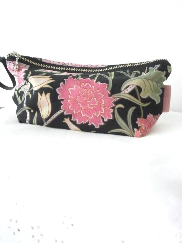 chic＆cute Flowers×linen PouchSet | iichi 日々の暮らしを心地よくするハンドメイドやアンティークのマーケットプレイス