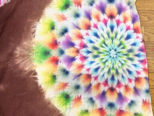 タイダイ染め ゆったりワンピース 深みのあるブラウンカラーに幻想的な大曼荼羅 Hippies Dye最新作 HD17-53 | iichi ハンドメイド・クラフト作品・手仕事品の通販