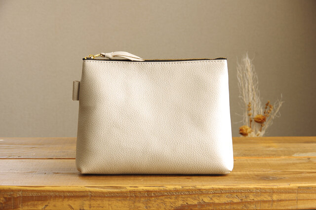 《LIONA》スクエアポーチ Large ライトグレー | iichi ハンドメイド・クラフト作品・手仕事品の通販