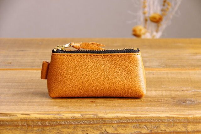 《LIONA》スクエアポーチ Mini キャメル | iichi ハンドメイド・クラフト作品・手仕事品の通販