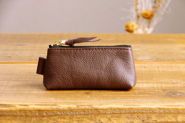 《LIONA》スクエアポーチ Mini ダークブラウン | iichi ハンドメイド・クラフト作品・手仕事品の通販