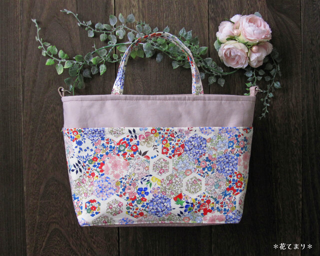 リバティ パッチワークストーリーズ 2wayトートバッグ＊8pocket＊ | iichi 日々の暮らしを心地よくするハンドメイドやアンティークのマーケットプレイス
