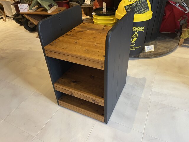 在庫あり 即納 Ok hotaru キャビネット 棚 本棚 飾り棚 ダーク ブラック キャスター オーダー可 天然木 | iichi 日々の暮らしを心地よくするハンドメイドやアンティークの ...