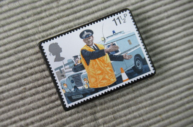 イギリス 切手ブローチ 8295 | iichi ハンドメイド・クラフト作品・手仕事品の通販