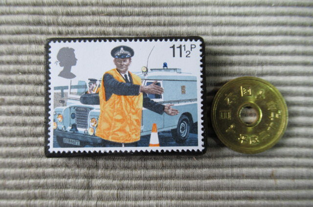 イギリス 切手ブローチ 8295 | iichi ハンドメイド・クラフト作品・手仕事品の通販