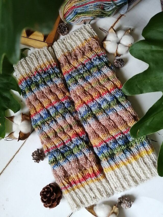 【M】ゴッホの寝室〜オパール毛糸のスパイラル編みレッグウォーマー | iichi ハンドメイド・クラフト作品・手仕事品の通販