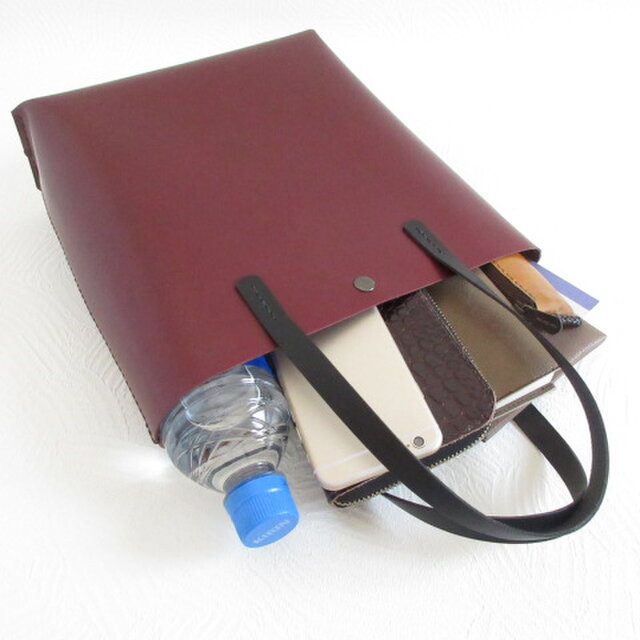 《牛革》B5対応・ワンオフ・オーバーサイズスクエアトート・スムースレザー・トート・0258 | iichi ハンドメイド・クラフト作品・手仕事品の通販