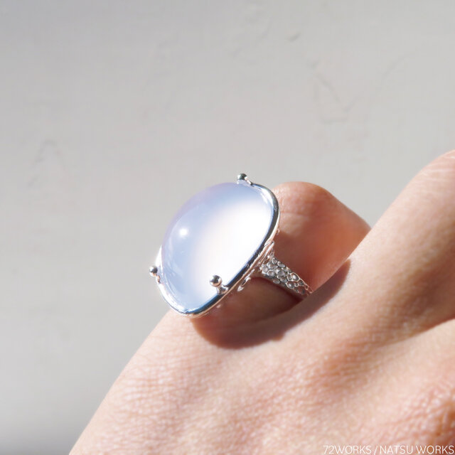 ラベンダーカルセドニー リング / Lavender Chalcedony Ring | iichi 日々の暮らしを心地よくするハンドメイドやアンティークのマーケットプレイス