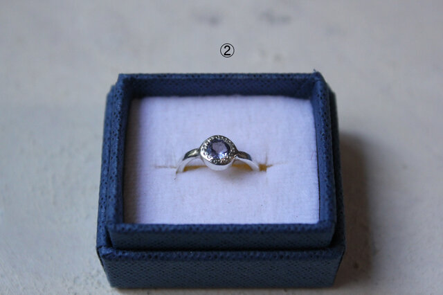 タンザナイトのイヤーカフ 12月の誕生石 silver | iichi 日々の暮らしを心地よくするハンドメイドやアンティークのマーケットプレイス