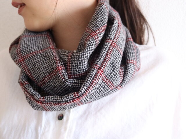 ウールチェックのミニスヌード 黒白赤系 No.248-1 | iichi ハンドメイド・クラフト作品・手仕事品の通販