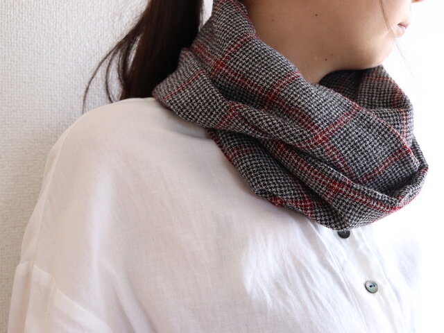 ウールチェックのミニスヌード 黒白赤系 No.248-1 | iichi ハンドメイド・クラフト作品・手仕事品の通販