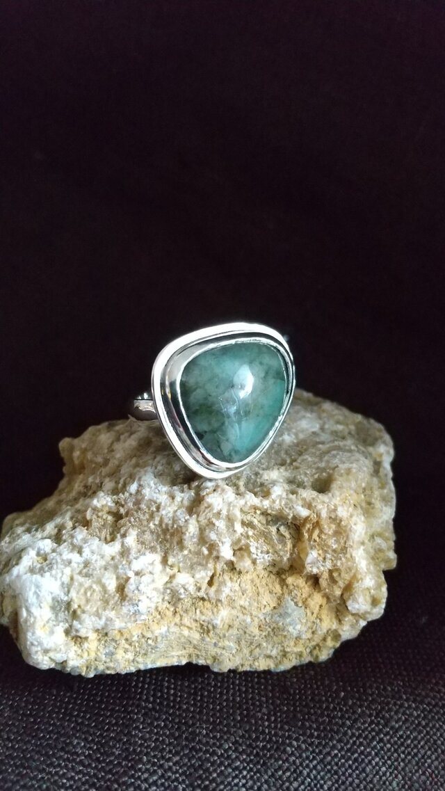 sale エメラルドシルバーリング#14 | iichi ハンドメイド・クラフト作品・手仕事品の通販