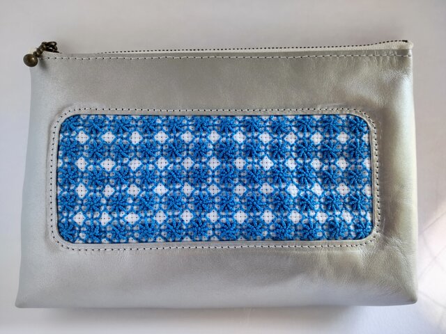 12.刺繍 本革 マチ付ポーチ(送料無料) | iichi ハンドメイド・クラフト作品・手仕事品の通販