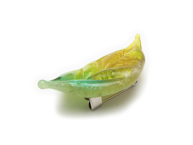 葉っぱのブローチ ちいさめサイズ(b16) | iichi ハンドメイド・クラフト作品・手仕事品の通販