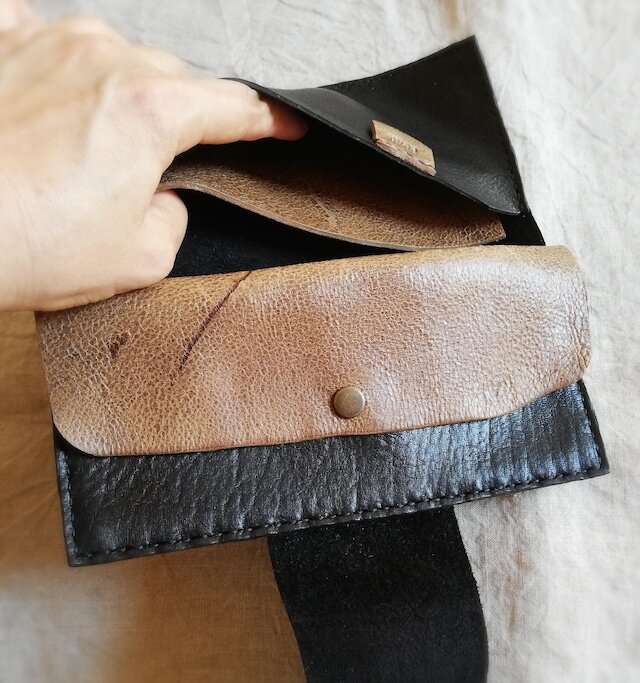 simple wallet ブラック ブラウン オイルシュリンクレザー | iichi ハンドメイド・クラフト作品・手仕事品の通販