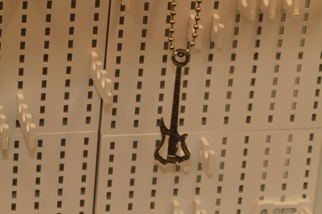 エレキベース クロム製アクセサリー | iichi 日々の暮らしを心地よくするハンドメイドやアンティークのマーケットプレイス