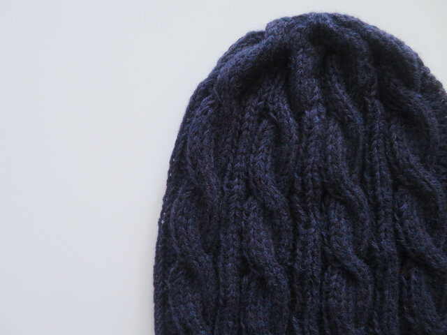 "cloud mini" 縄編みのニット帽 / ナイトブルー | iichi ハンドメイド・クラフト作品・手仕事品の通販