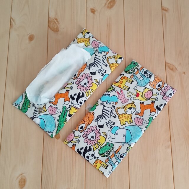 動物 携帯ティッシュケース ボックスティッシュから詰替え アニマル柄 マスク・ペーパータオル カラフル 118 | iichi 日々の暮らしを心地よくするハンドメイドやアンティークのマーケットプレイス