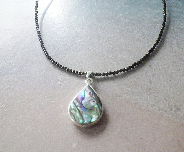 ＊sv925＊パウアシェルと南国の葉の2way スピネルネックレス | iichi 日々の暮らしを心地よくするハンドメイドやアンティークのマーケットプレイス