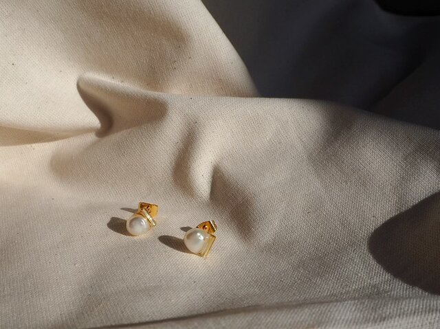 淡水パール pierce | iichi 日々の暮らしを心地よくするハンドメイドやアンティークのマーケットプレイス