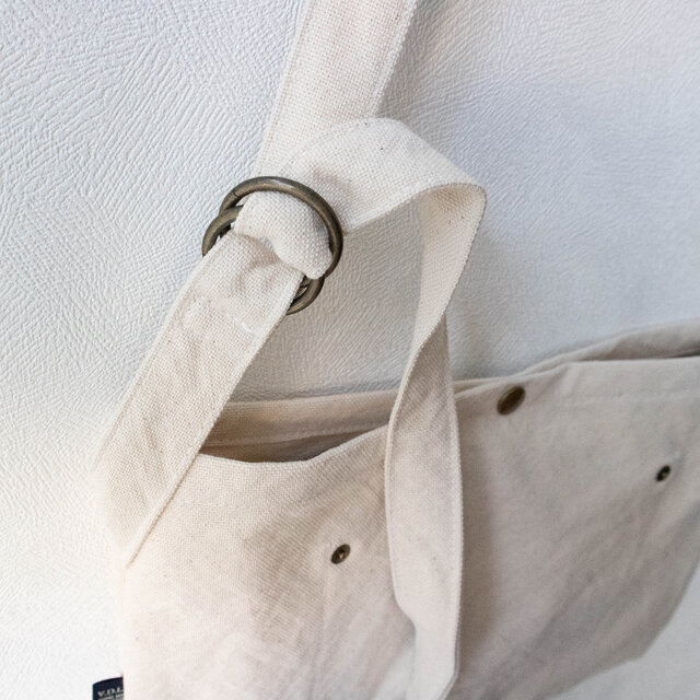 ショルダーポーチ【2022年秋冬限定カラー・ふかくれない】(VC-38) | iichi ハンドメイド・クラフト作品・手仕事品の通販