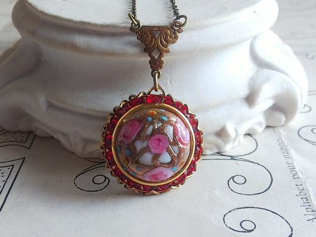 ヴィンテージ ヴェネツィアンWeddingｰCake／Ruby-Glass flowerネックレス | iichi ハンドメイド・クラフト作品・手仕事品の通販