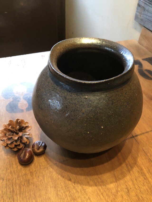手捻りの壺 no 82 | iichi ハンドメイド・クラフト作品・手仕事品の通販