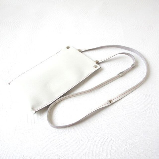よくばり3way♪《牛革》スマホショルダーポーチ・フラットタイプ・062 | iichi ハンドメイド・クラフト作品・手仕事品の通販