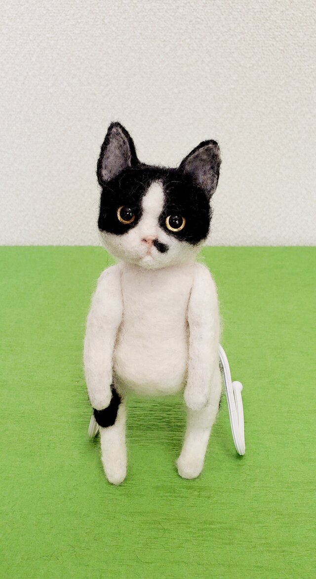羊毛フェルト 白黒ネコ 手足可動 | iichi ハンドメイド・クラフト作品・手仕事品の通販