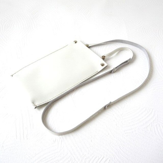 よくばり3way♪《牛革》スマホショルダーポーチ・フラットタイプ・063 | iichi ハンドメイド・クラフト作品・手仕事品の通販
