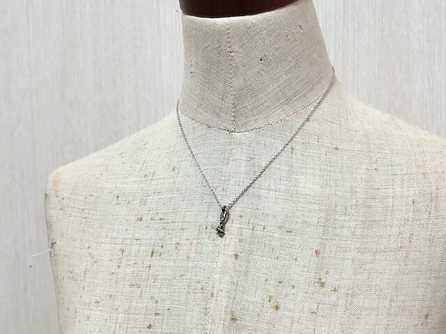 線玉ペンダント【2】/silver925/一点物/No.00196203 | iichi 日々の暮らしを心地よくするハンドメイドやアンティークのマーケットプレイス