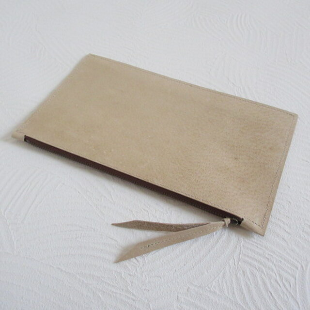 《ピッグスキン》・A6対応・フラットマルチケース・ライトベージュ・0296 | iichi ハンドメイド・クラフト作品・手仕事品の通販