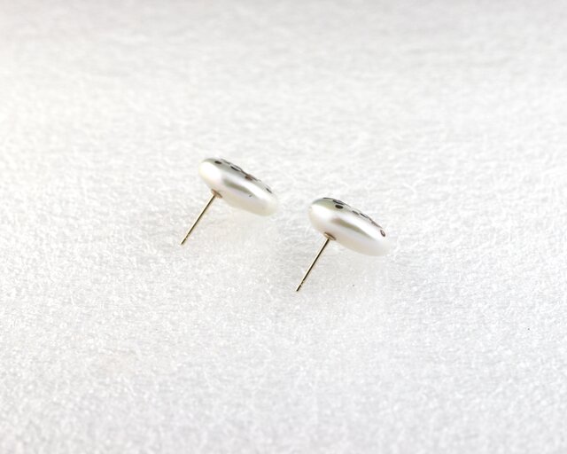 makie pearl nuts pattern earrings | iichi 日々の暮らしを心地よくするハンドメイドやアンティークの ...