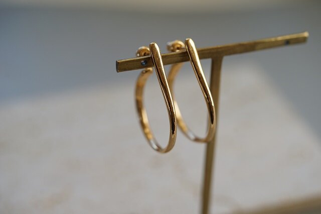 【loop】18kgp pierce 2 | iichi 日々の暮らしを心地よくするハンドメイドやアンティークのマーケットプレイス