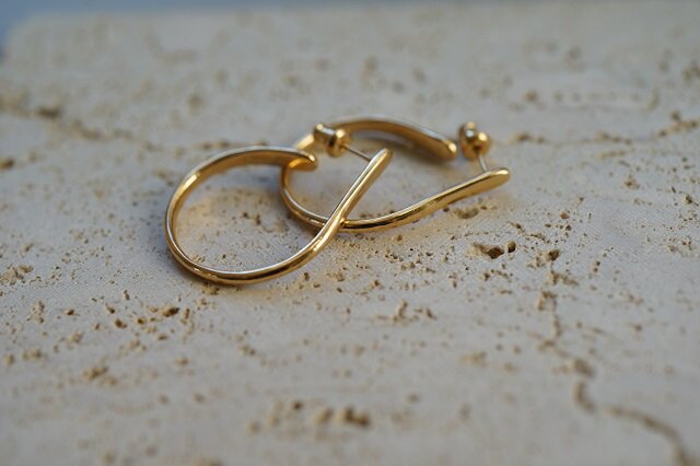 【loop】18kgp pierce 2 | iichi 日々の暮らしを心地よくするハンドメイドやアンティークのマーケットプレイス