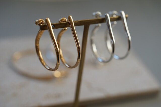 【loop】18kgp pierce 2 | iichi 日々の暮らしを心地よくするハンドメイドやアンティークのマーケットプレイス