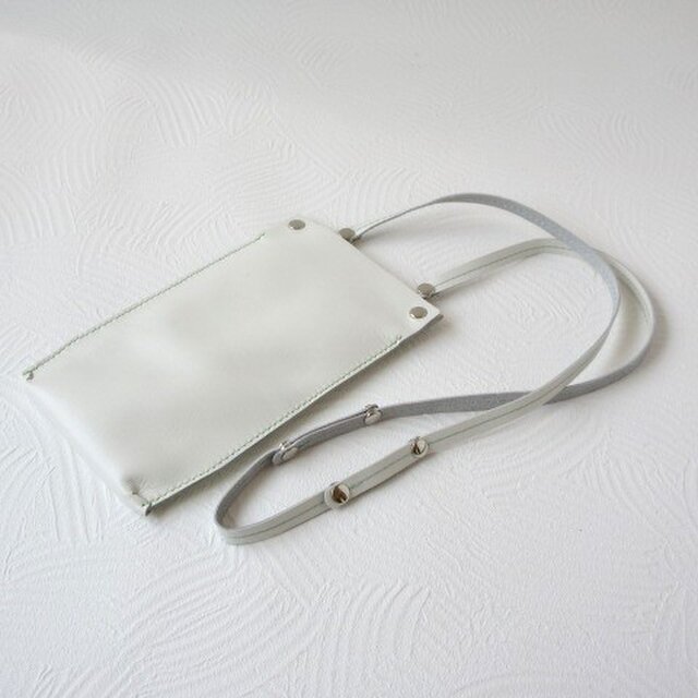よくばり3way♪《牛革》スマホショルダーポーチ・フラットタイプ・068 | iichi ハンドメイド・クラフト作品・手仕事品の通販