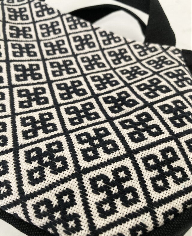【受注製作】新柄 ︎こぎん刺し小ぶりな2weyショルダーバッグ | iichi ハンドメイド・クラフト作品・手仕事品の通販