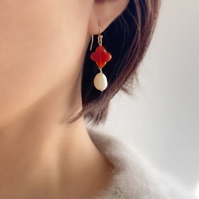 レッドアゲート×パール フラワーピアス/イヤリング --The bloom-- | iichi 日々の暮らしを心地よくするハンドメイドやアンティークのマーケットプレイス