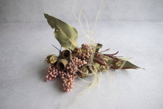 フウセンポピーとペッパーベリーのヘッドドレス（pink) | iichi ハンドメイド・クラフト作品・手仕事品の通販