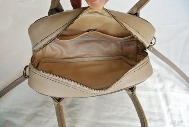 うさぎスカル（UR-1)、バイカラーのハンドバック＆ショルダーバック. | iichi ハンドメイド・クラフト作品・手仕事品の通販