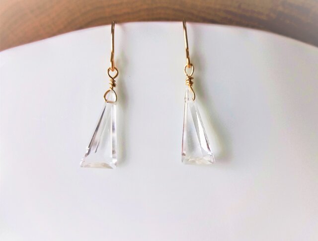 14kgf クリスタル トライアングルピアス | iichi ハンドメイド・クラフト作品・手仕事品の通販