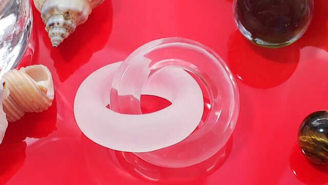 水晶のペンダントトップ (Dear Friend®) | iichi 日々の暮らしを心地よくするハンドメイドやアンティークのマーケットプレイス