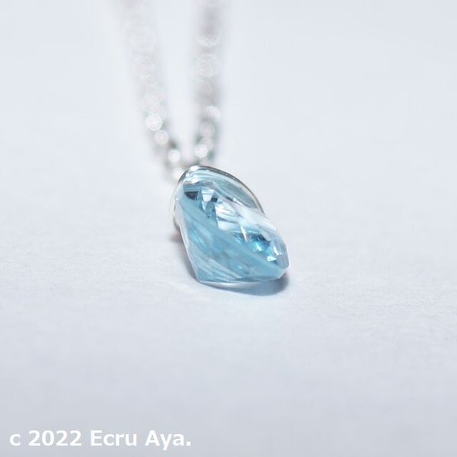 *柊の花*宝石質スカイブルートパーズAAAのブレスレット | iichi 日々の暮らしを心地よくするハンドメイドやアンティークのマーケットプレイス