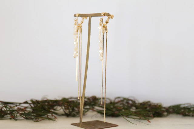 【長さ調整可能！】淡水パールとスネイクチェーンイヤリング (#882) | iichi ハンドメイド・クラフト作品・手仕事品の通販