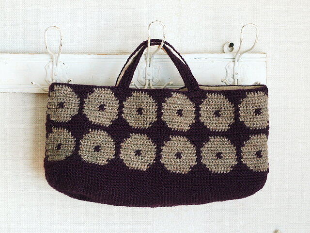 WOOL!クネッケの横長トート*プラム*L | iichi 日々の暮らしを心地よくするハンドメイドやアンティークのマーケットプレイス