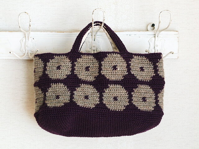 WOOL!クネッケの横長トート*プラム*S | iichi ハンドメイド・クラフト作品・手仕事品の通販